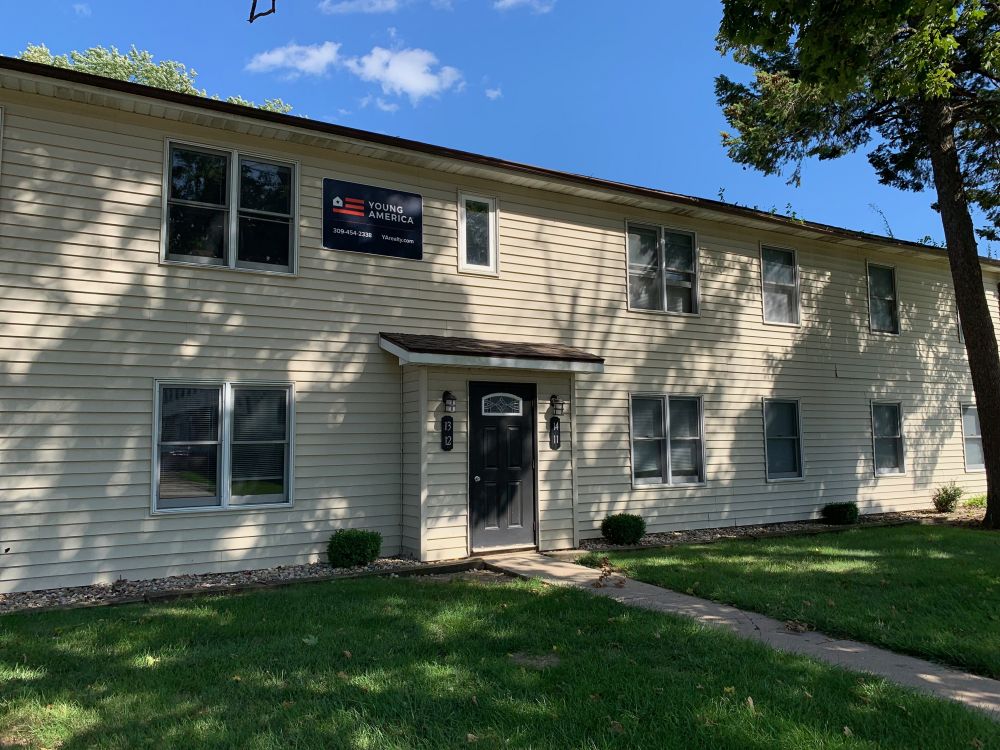 908 S. University, Normal, IL | 3 Bedroom